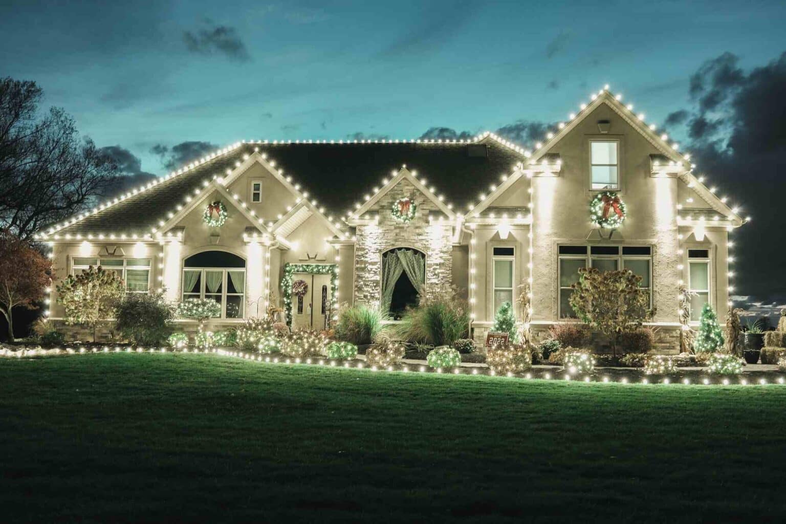 Outdoor Lighting Services | Wonderly Lights